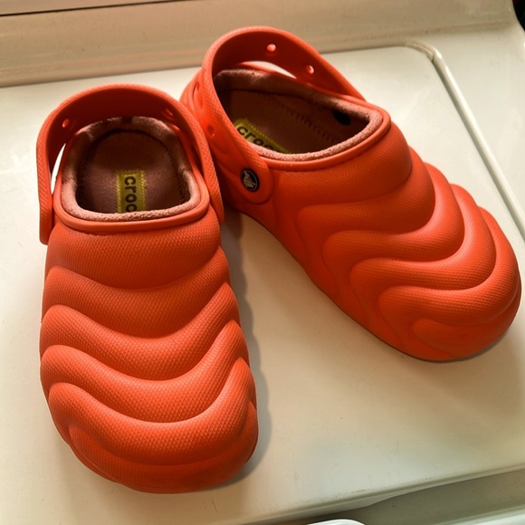 CROCS | Shoes | Womens 9 Mens 7 Crocs Classic Lined Overpuff Clogs Lava ...
